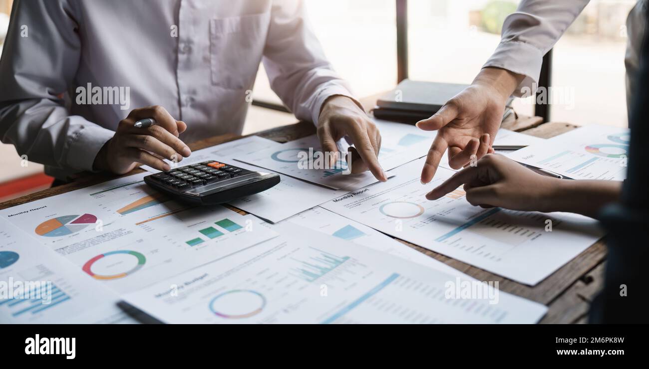 Paperwork of graphs hi-res stock photography and images - Alamy