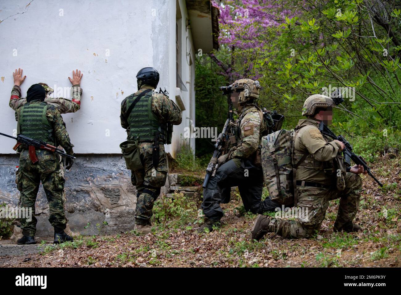 Sof raid hi-res stock photography and images - Alamy