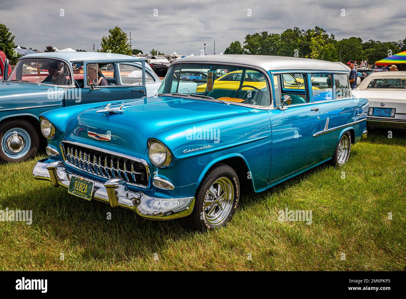 1955 chevrolet station wagon hi-res stock photography and images - Alamy