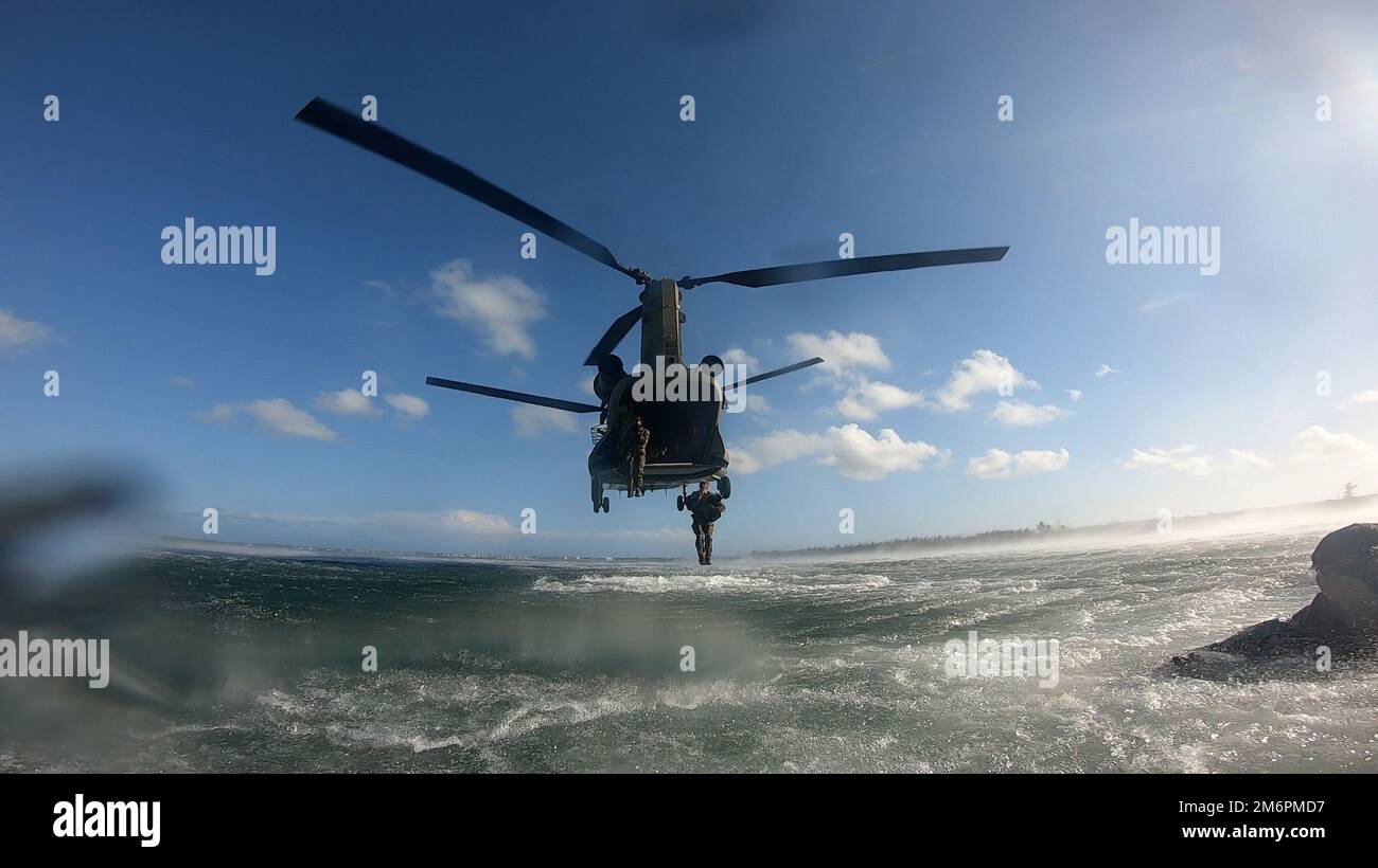 Special Forces Soldiers with 2nd Battalion, 10th Special Forces Group ...
