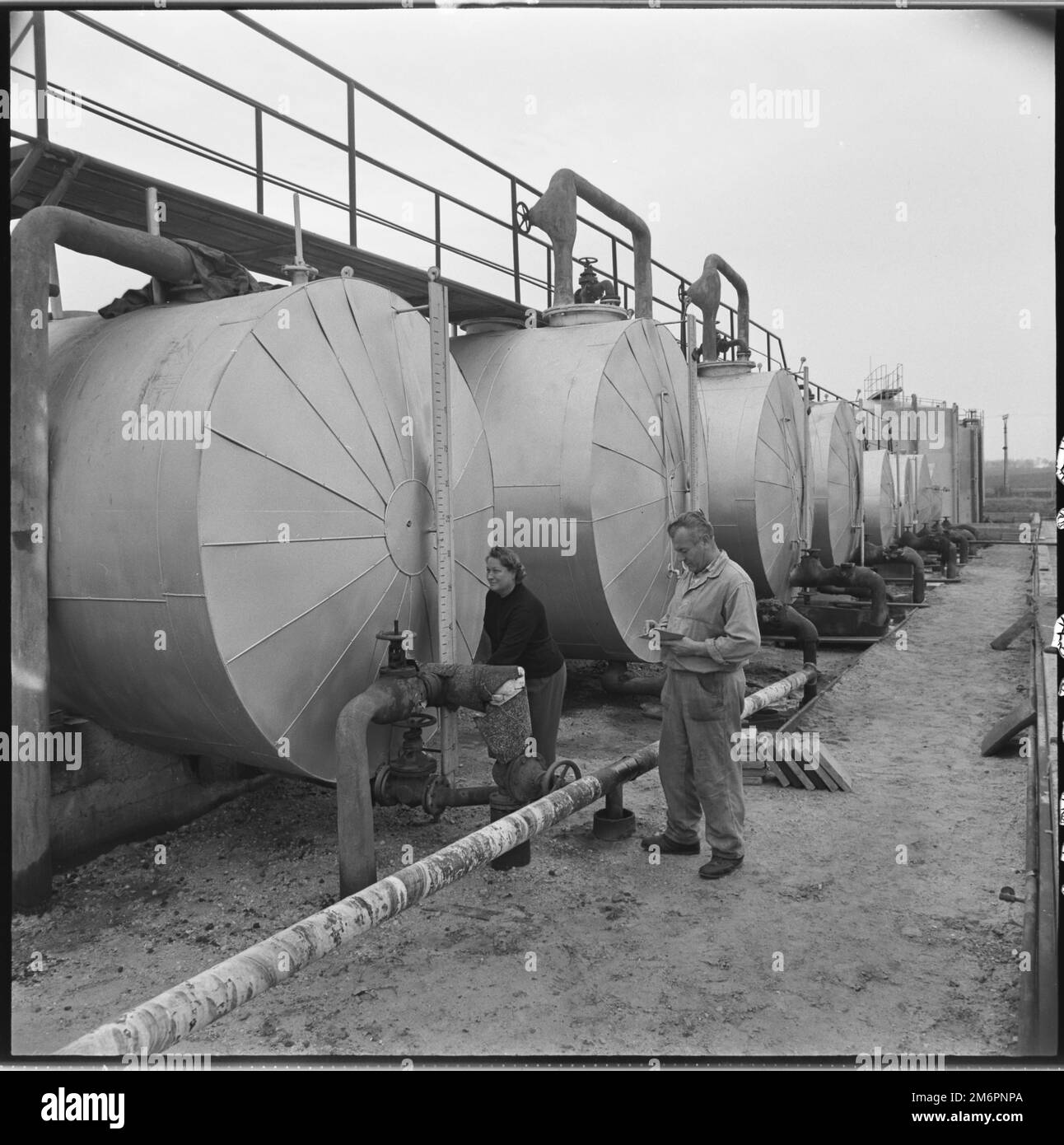 ***NOVEMBER 24, 1971, FILE PHOTO*** The employees of the Moravian Oil ...