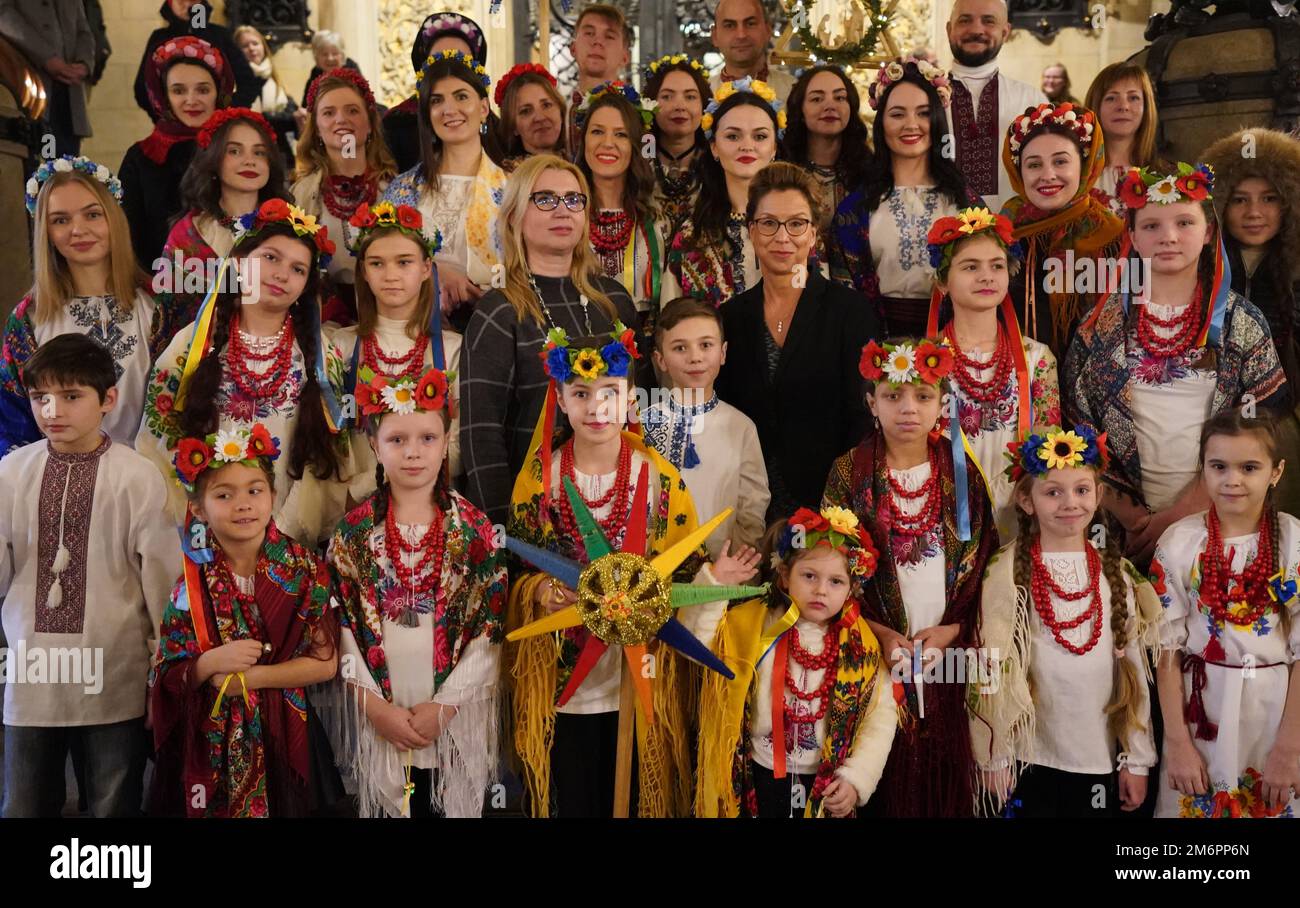 05 January 2023, Hamburg: Carola Veit (M r, SPD), President of the ...