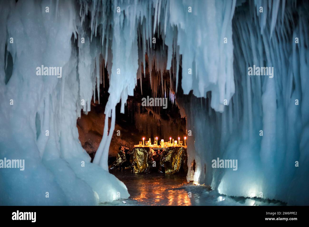 Incredible romantic dinner with cadles in winter cave 14 february ...