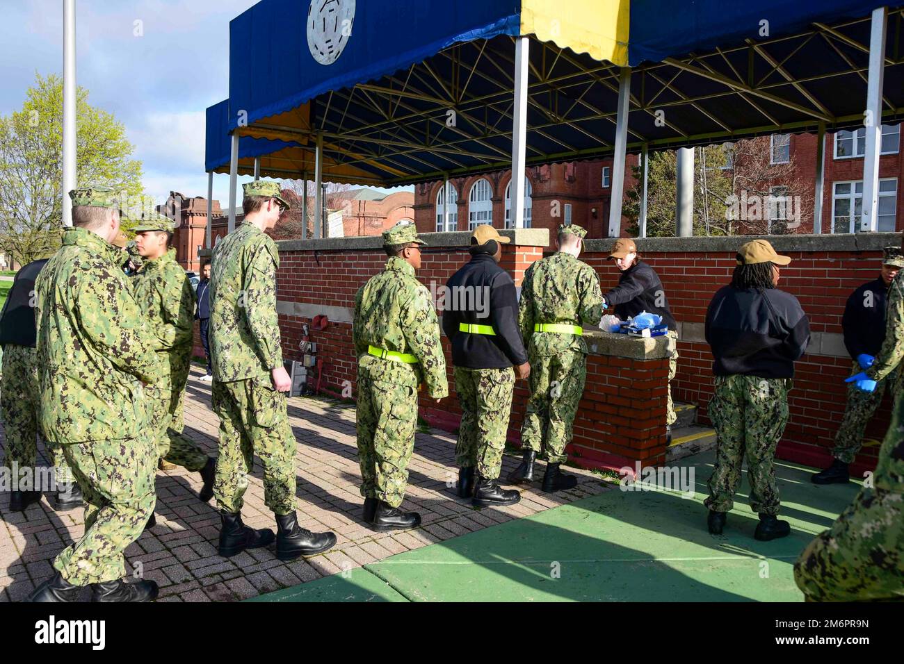 GREAT LAKES, Il. (May 4, 2022) Sailors assigned to Naval Station Great ...