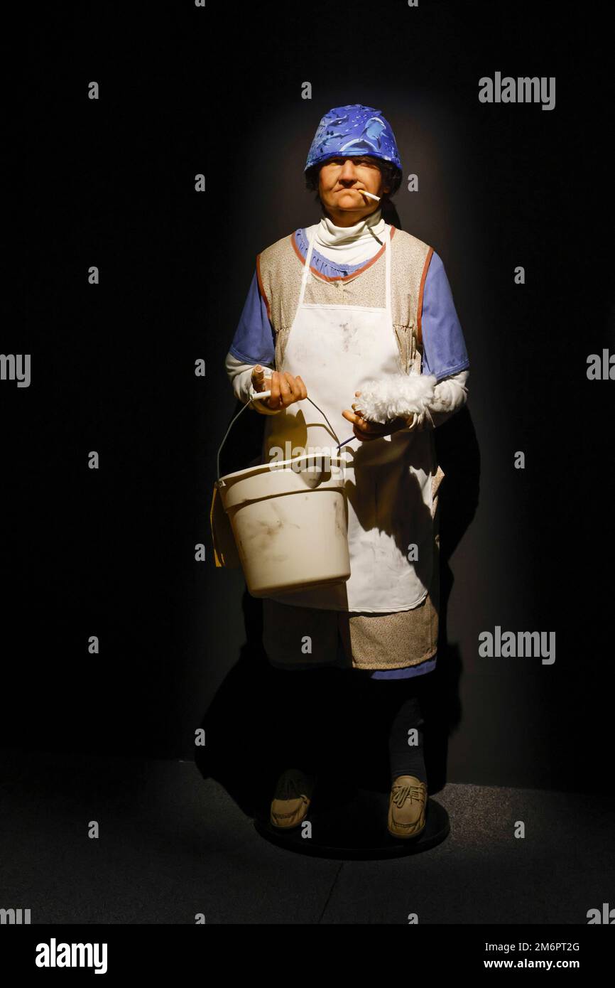 HYPERREALISM, THIS IS NOT A BODY EXHIBITION MAILLOL MUSEUM PARIS Stock ...