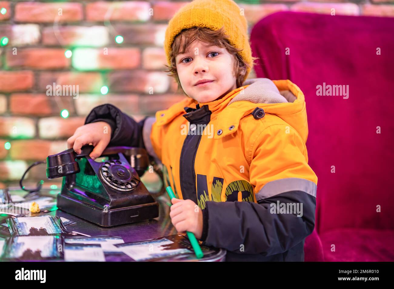 Little boy with phone Stock Photo - Alamy