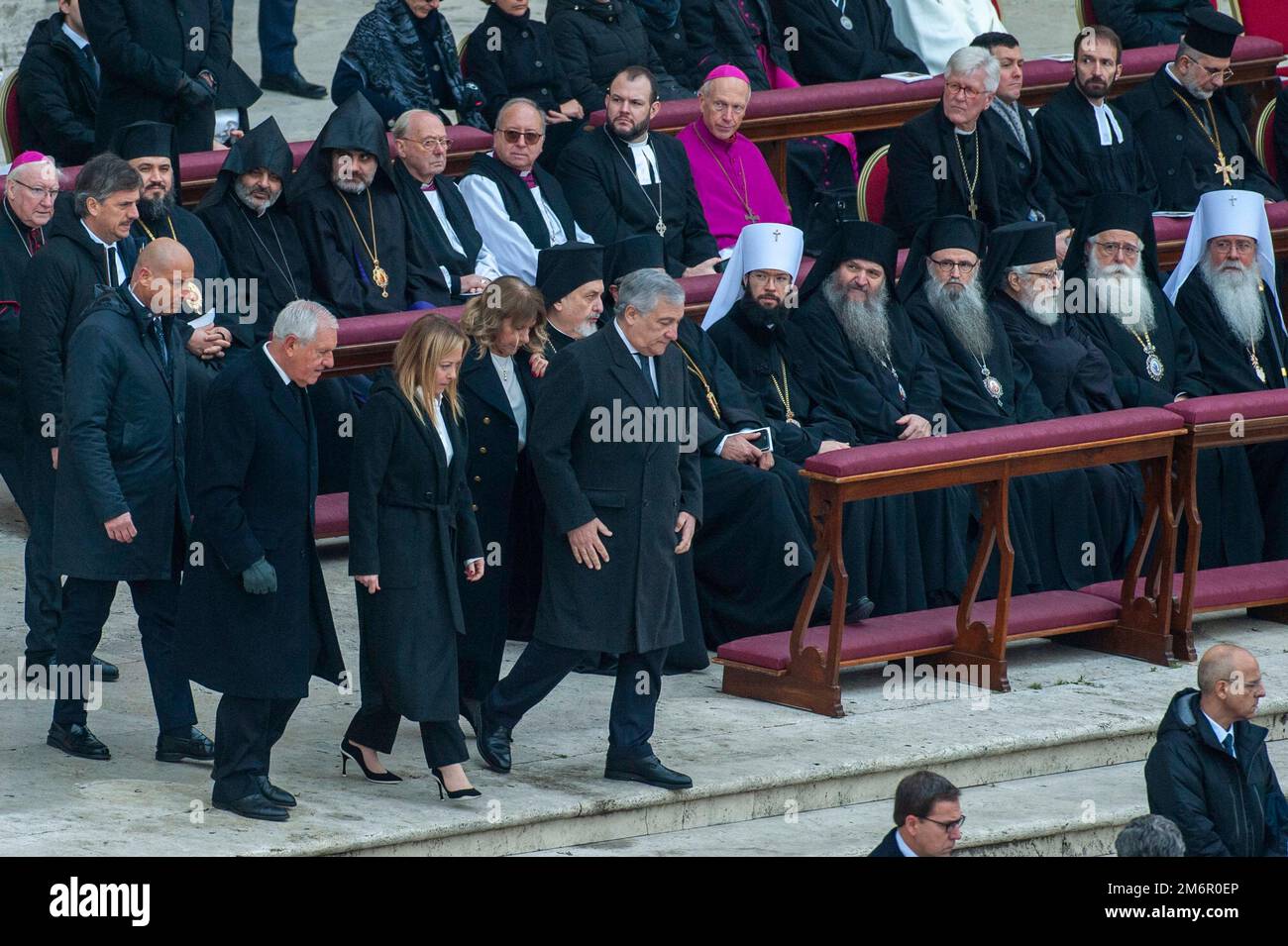 Giorgia meloni vaticano hi-res stock photography and images - Alamy