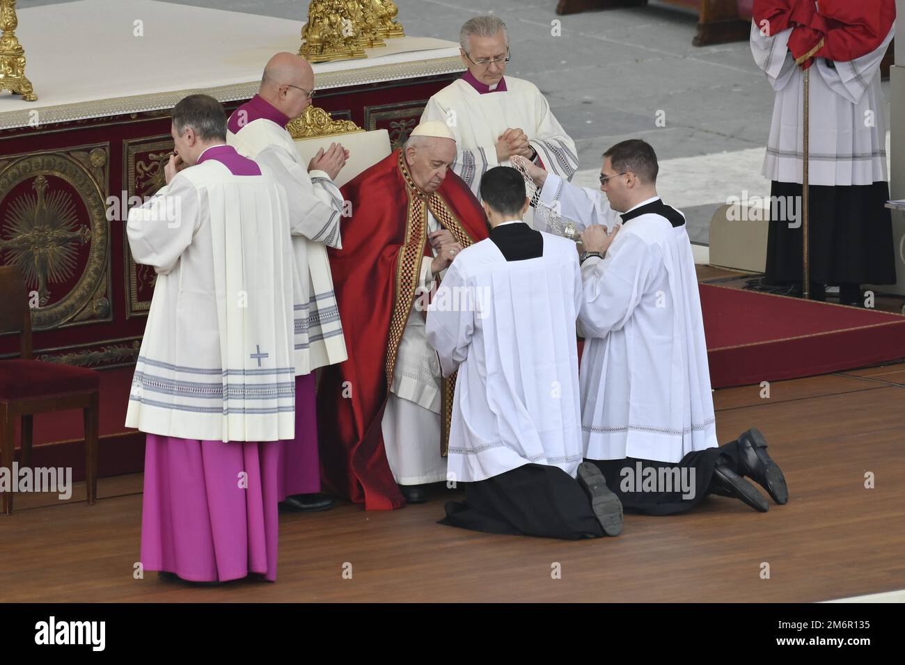 Rome, Italy. 05th Jan, 2023. Pope Francesco during the Funeral Mass for ...
