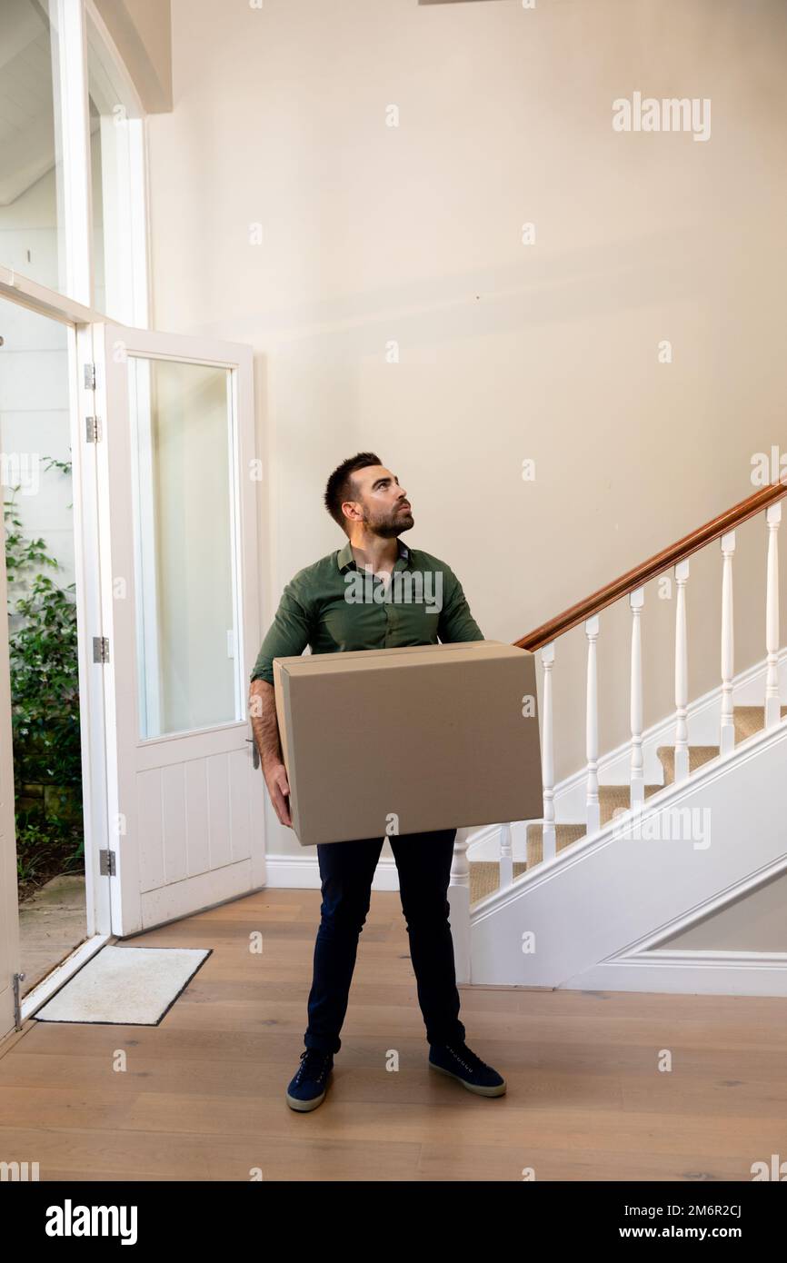 Man arriving home and door hi-res stock photography and images - Alamy