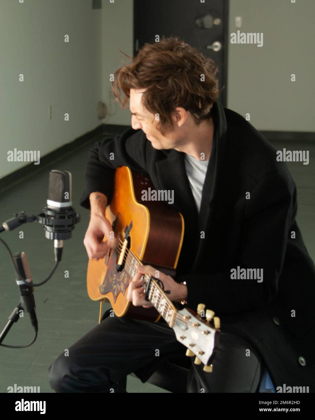 Augustana's Dan Layus films a session in Brooklyn Stock Photo - Alamy