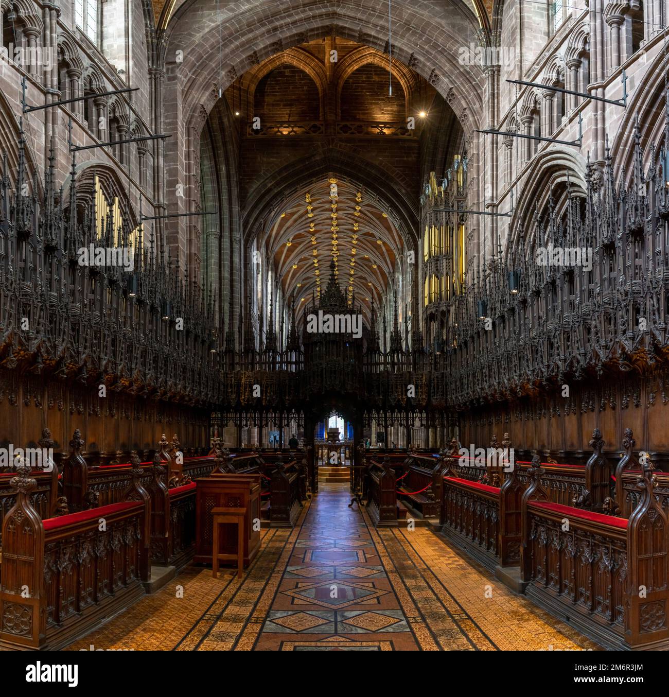 Chester cathedral pulpit hi-res stock photography and images - Alamy