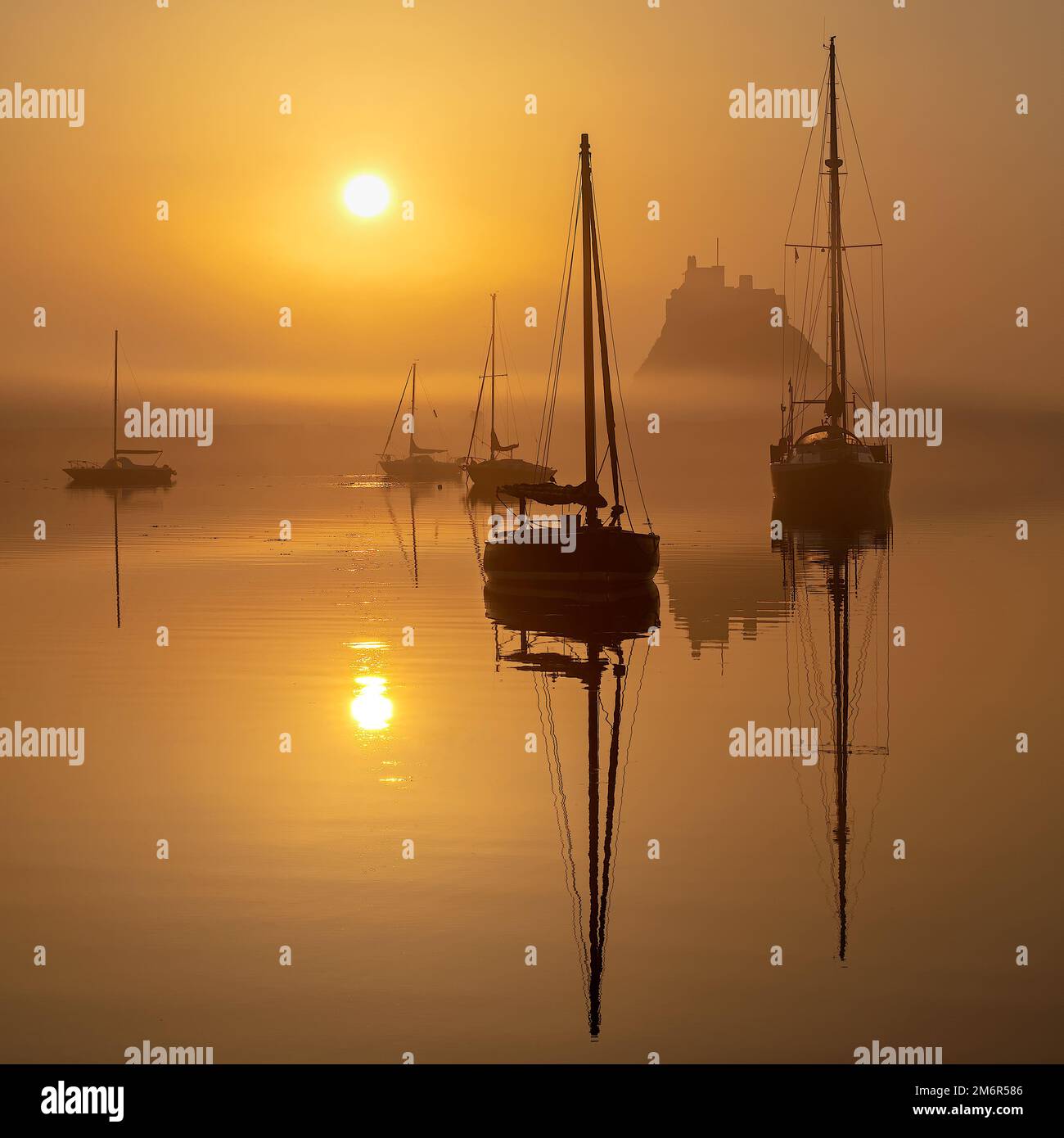 Lindisfarne Castle at dawn, Holy Island, Northumberland, England ...