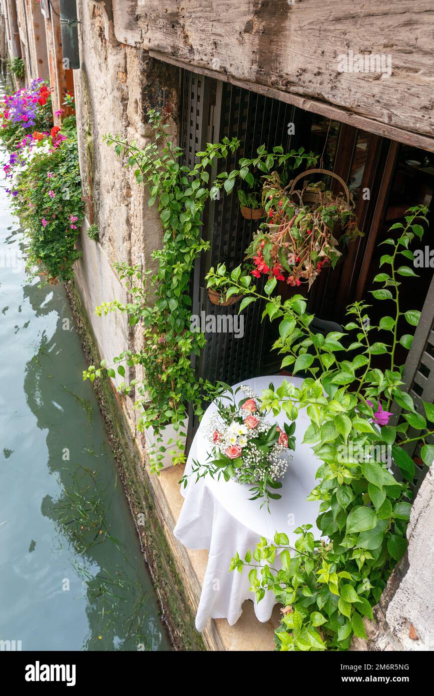 Italian romantic architecture hi-res stock photography and images - Alamy