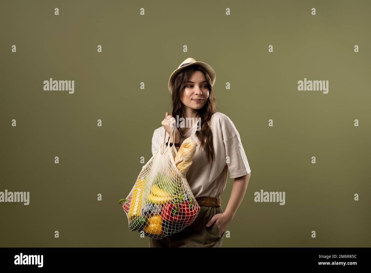 Reusable bag girl child hi-res stock photography and images - Alamy