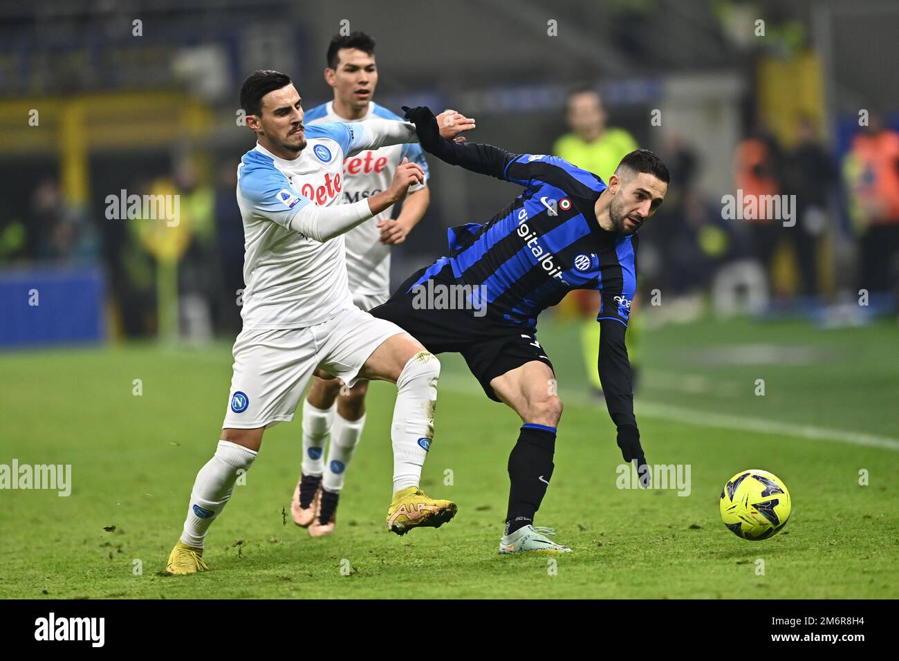 Roberto Gagliardini (Inter)Elif Elmas (Napoli)Hirving Lozano (Napoli ...