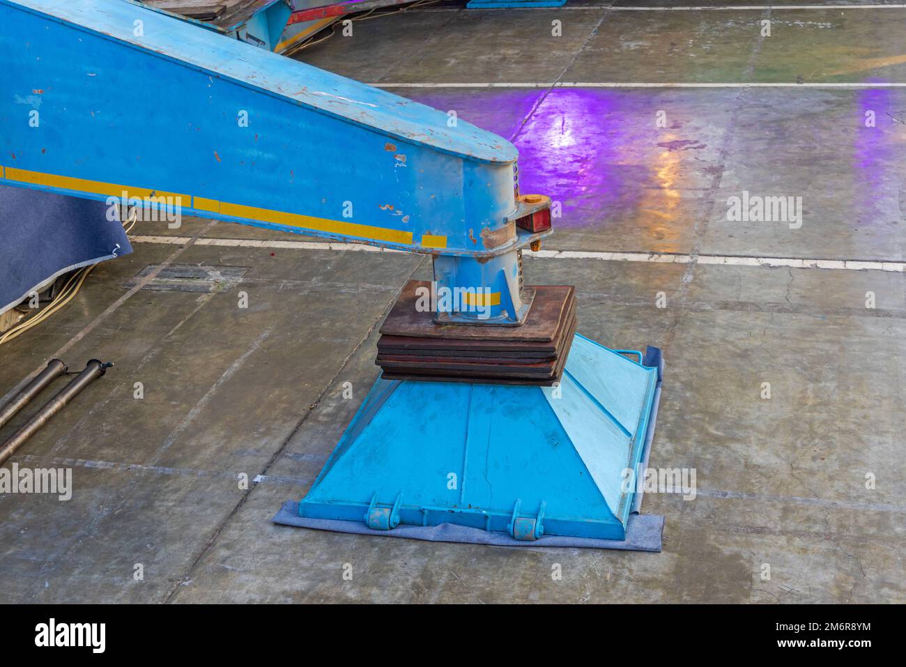 Crane Support Outrigger Leg With Wide Pad at Floor Stock Photo - Alamy