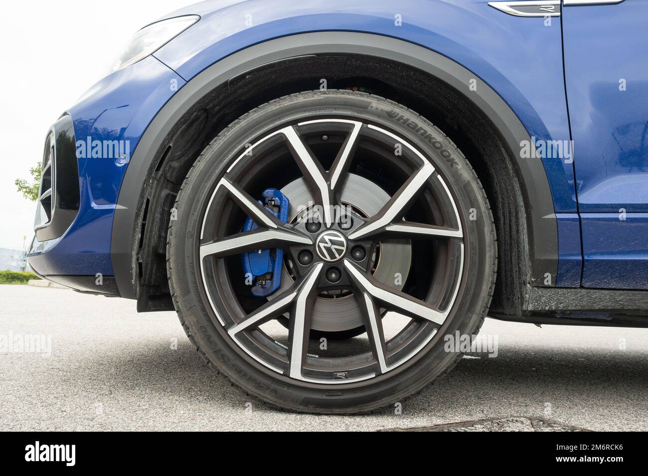 Hong Kong, China Nov 17 , 2022 : Volkswagen T-Roc R 2022 Wheel Nov 17 ...