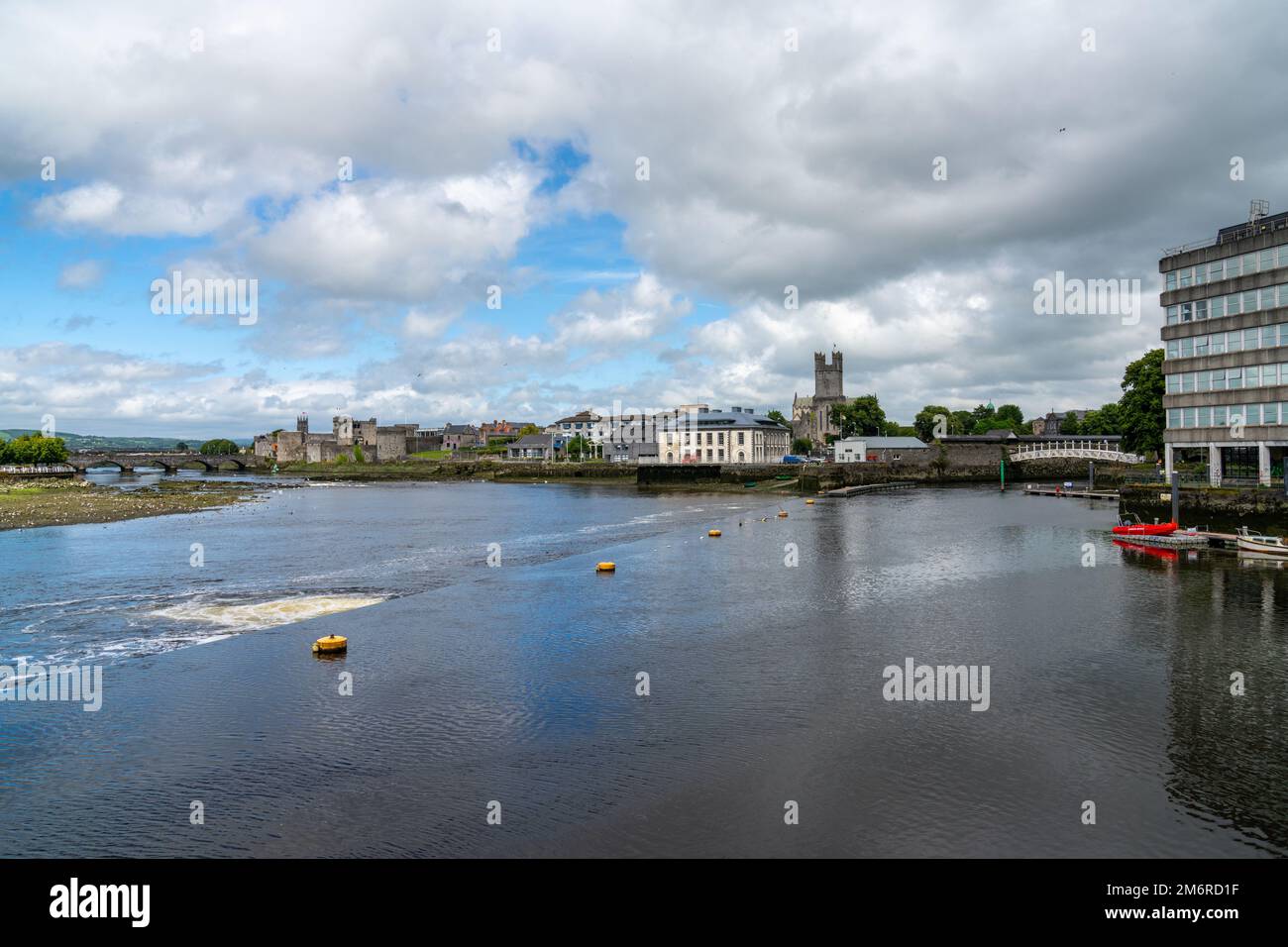 Limerick city king's island hi-res stock photography and images - Alamy