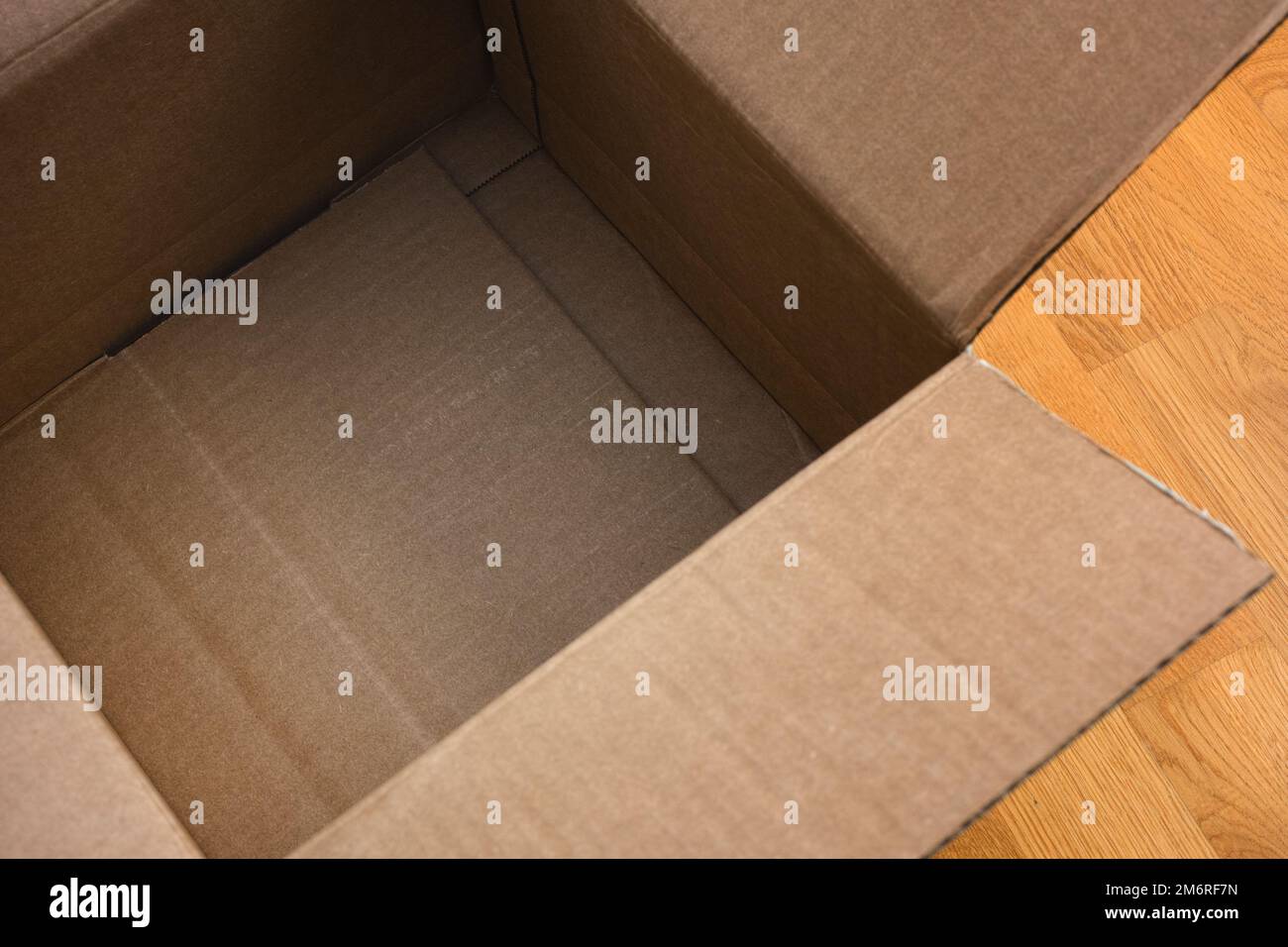 Open empty cardboard box top hi-res stock photography and images - Alamy