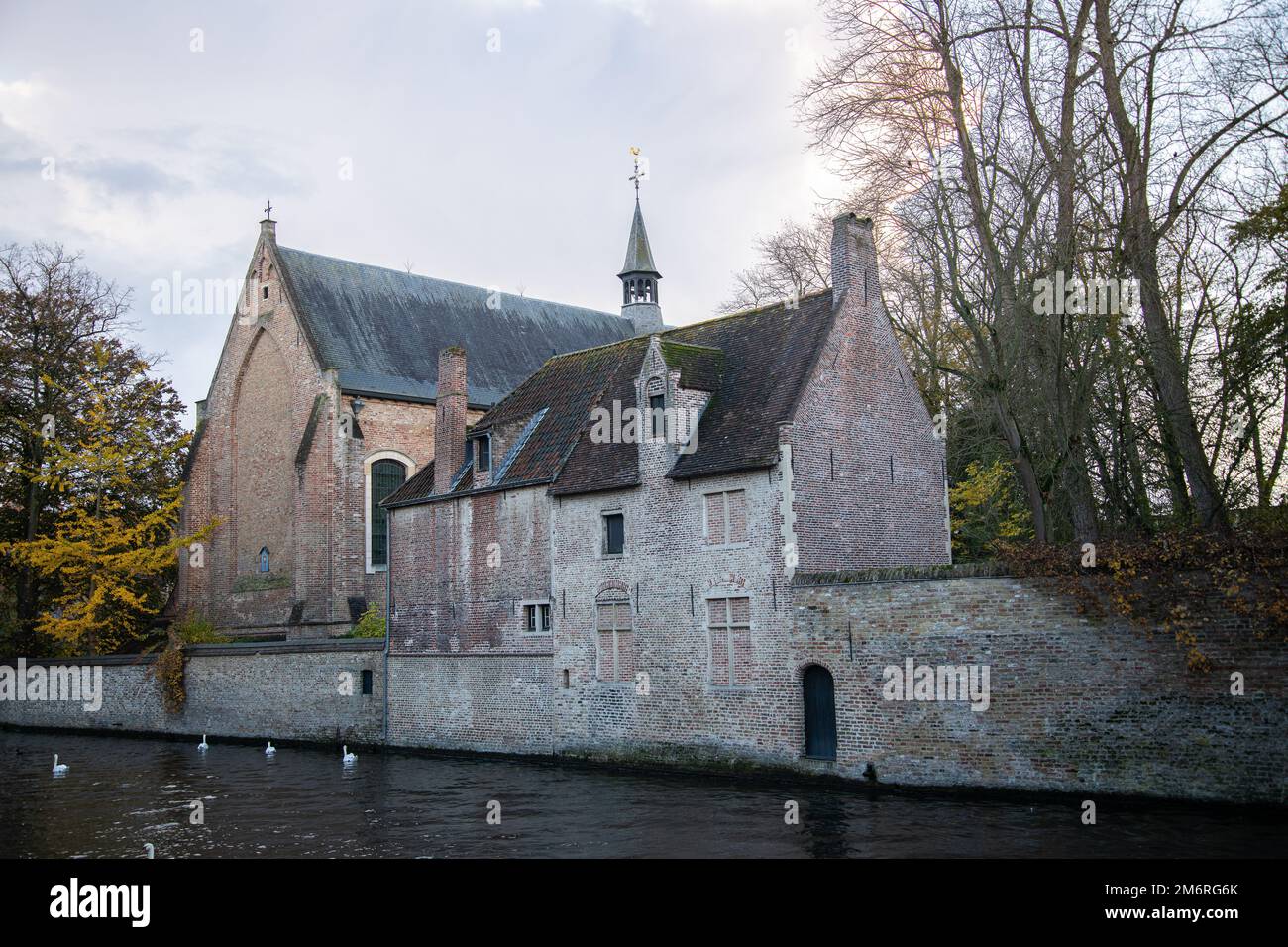 Beginhof is a beautiful courtyard with an ancient poorhouse (hofje) in ...