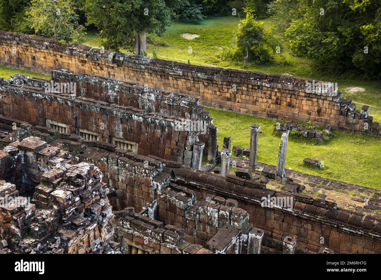 Ruined stone wall above hi-res stock photography and images - Alamy