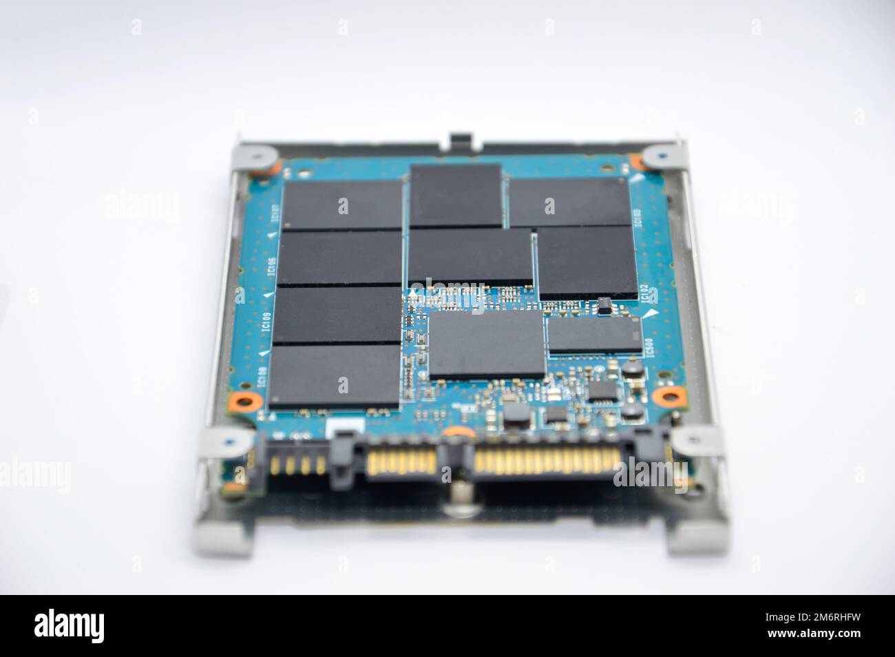 The 2.5-inch SSD hard drive image is still very popular today Stock ...