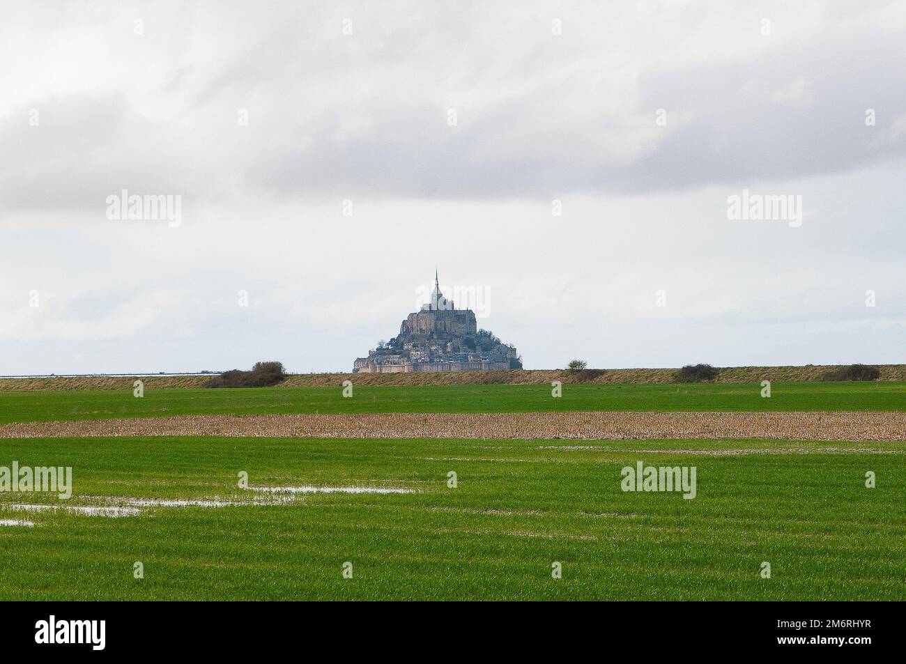 Mont Saint Michel in manche france Stock Photo - Alamy