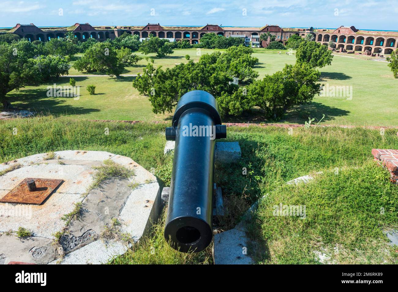 Old cannon, Fort Jefferson, Dry Tortugas National Park, Florida Keys ...