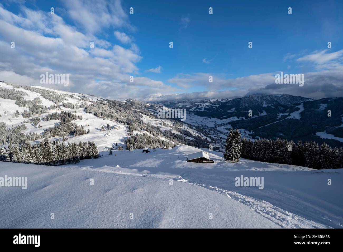 Winter landscape, mountain hut in the snow, mountains, at the Bixen im ...