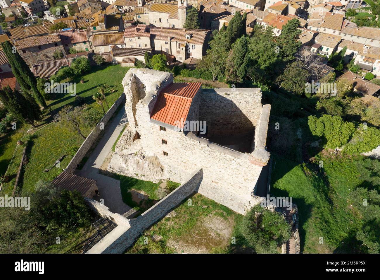 The small fortress of Suvereto Tuscany Italy Stock Photo - Alamy