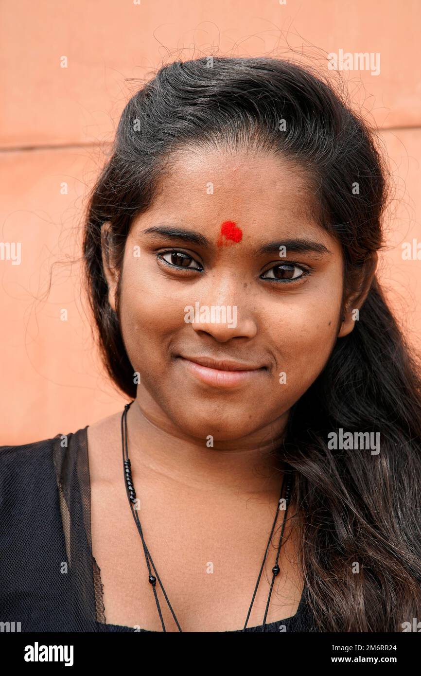 Young indian woman looking at camera hi-res stock photography and ...