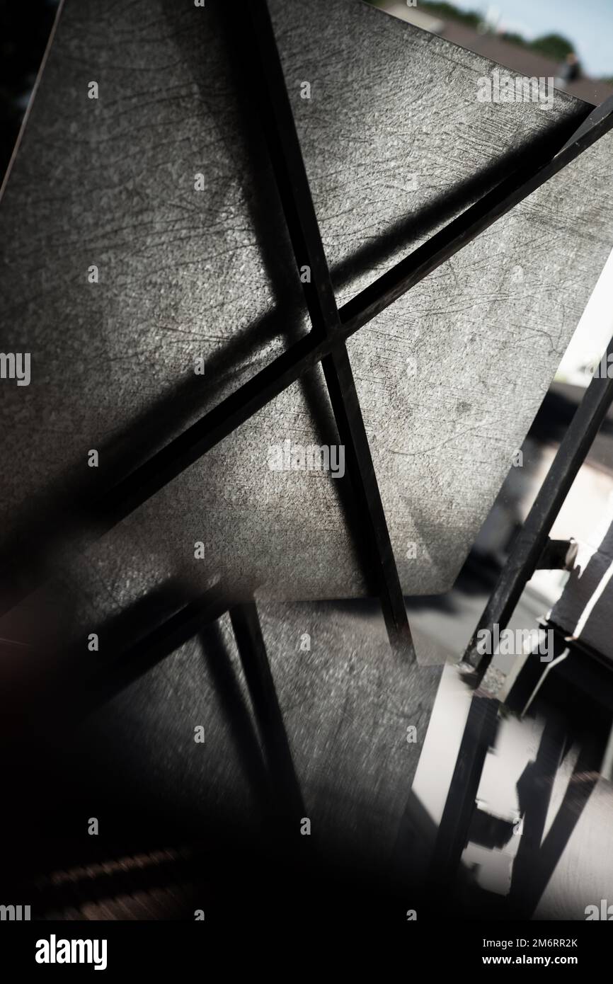 Optical illusion through a mirror, geometry Stock Photo - Alamy