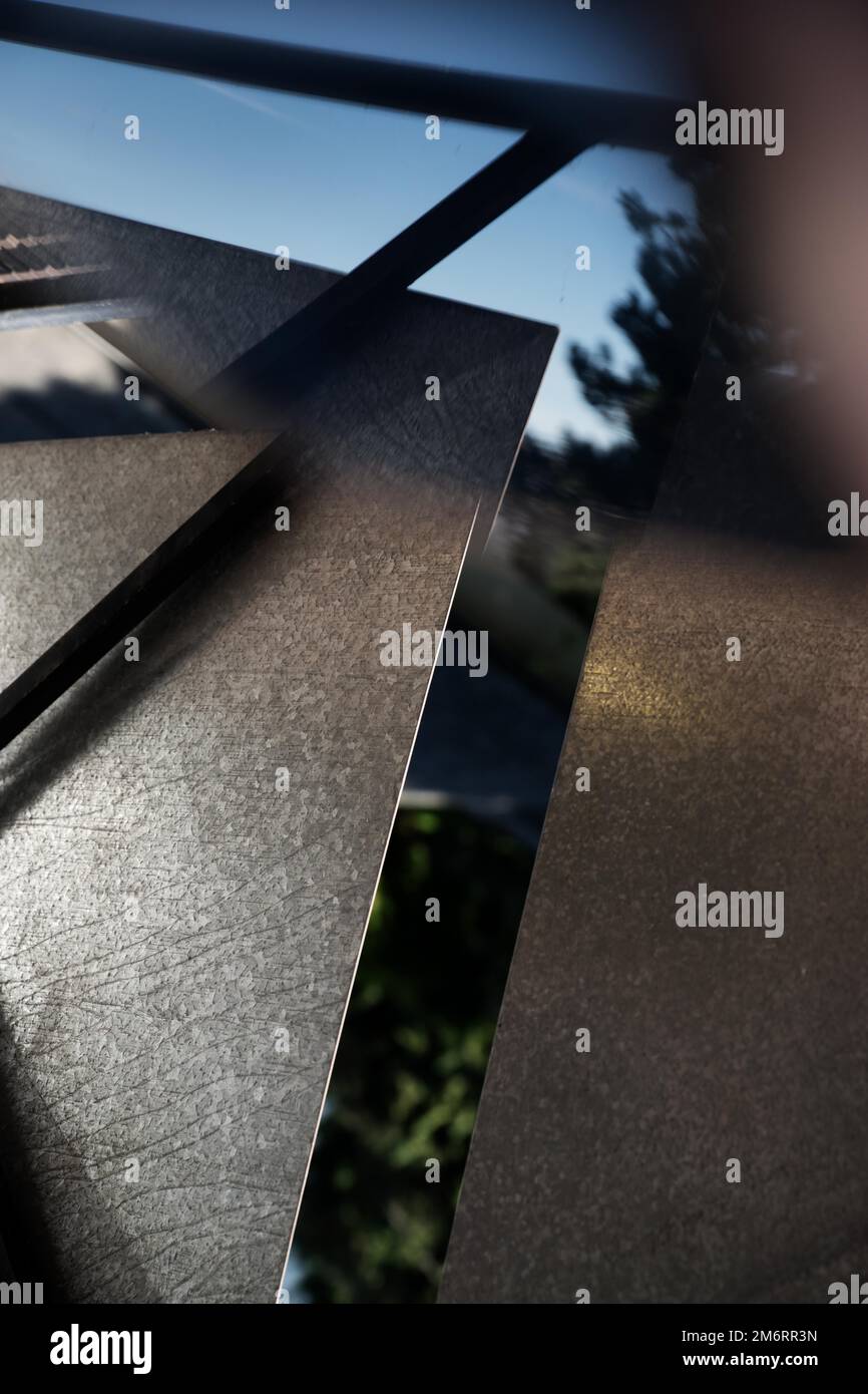 Optical illusion through a mirror, geometry Stock Photo - Alamy