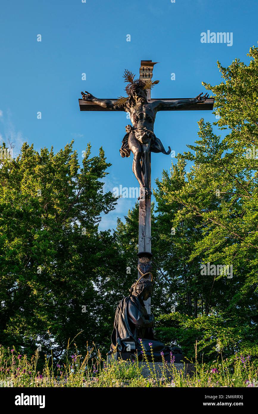 Jesus on the cross and figures of saints at Calvary, Bad Toelz, Bavaria ...