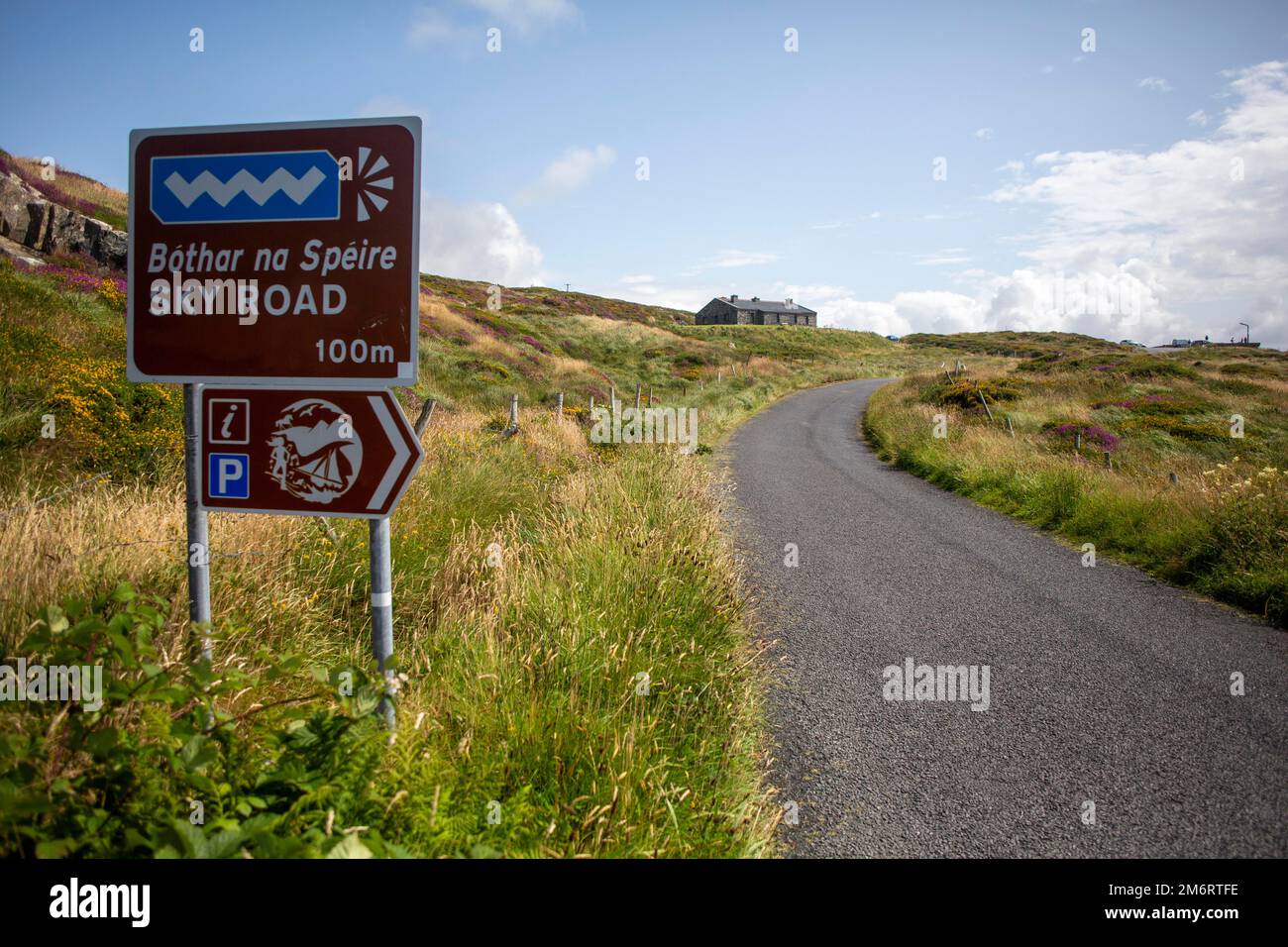 Irish road sign galway hi-res stock photography and images - Alamy