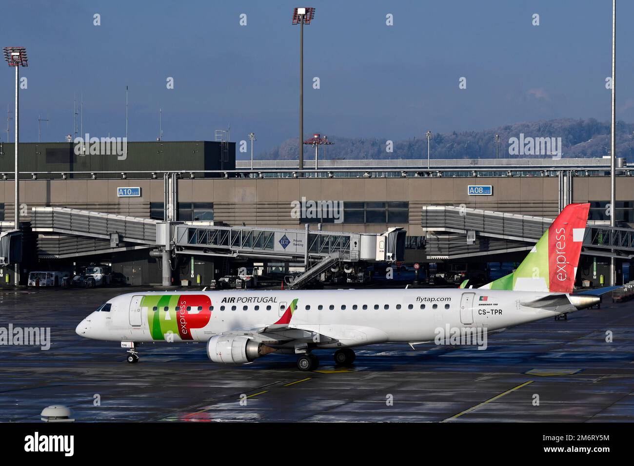 Aircraft TAP Express, Embraer ERJ-190, CS-TPR, Zurich Kloten ...