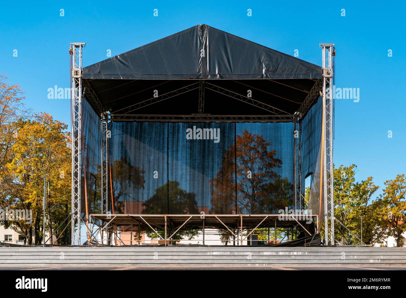 Empty festival stage hi-res stock photography and images - Alamy