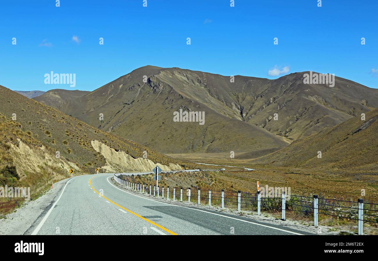 Road through Lindis Pass - New Zealand Stock Photo - Alamy