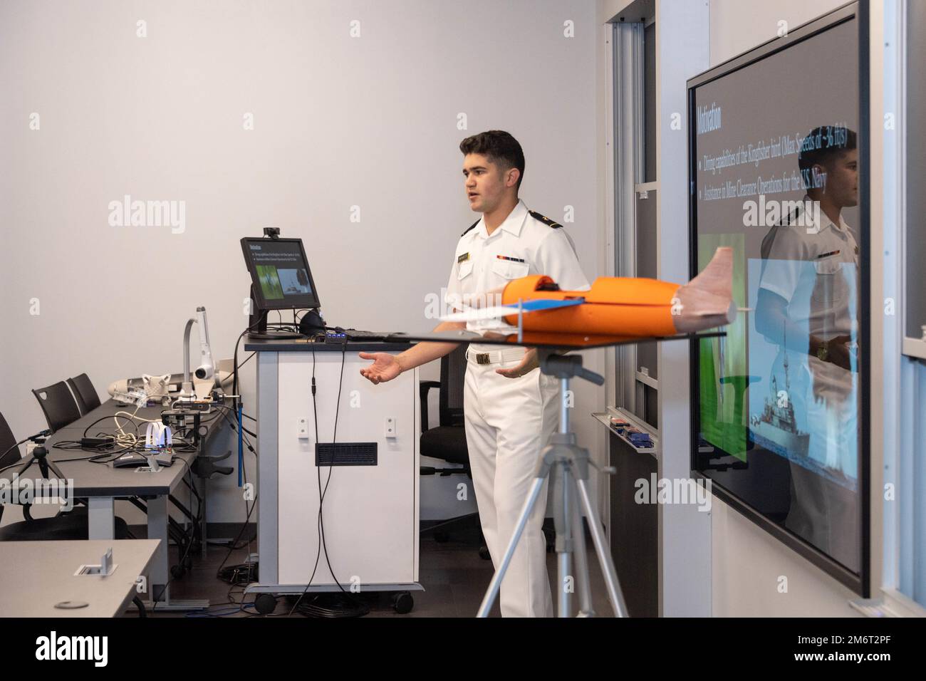 ANNAPOLIS, Md. (May 4, 2022) U.S. Naval Academy midshipmen present ...