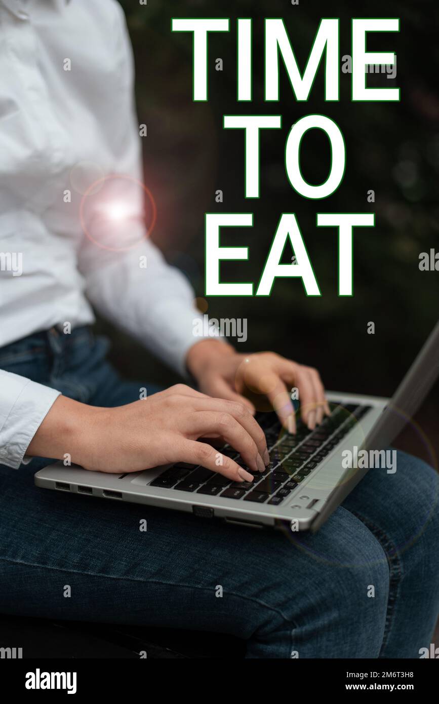 Writing displaying text Time To Eat. Business showcase Right moment to ...