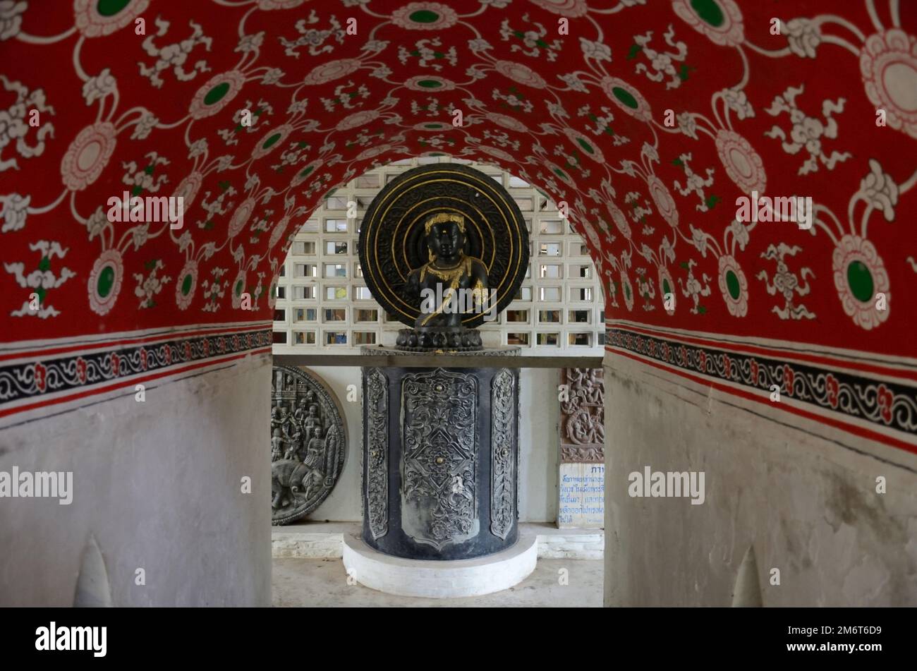 Wat umong suan hi-res stock photography and images - Alamy