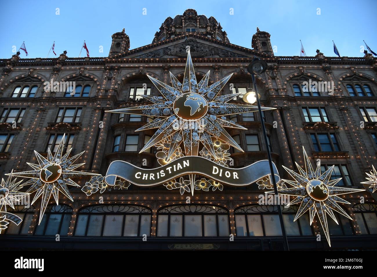 Harrods christmas 2022 hi-res stock photography and images - Alamy