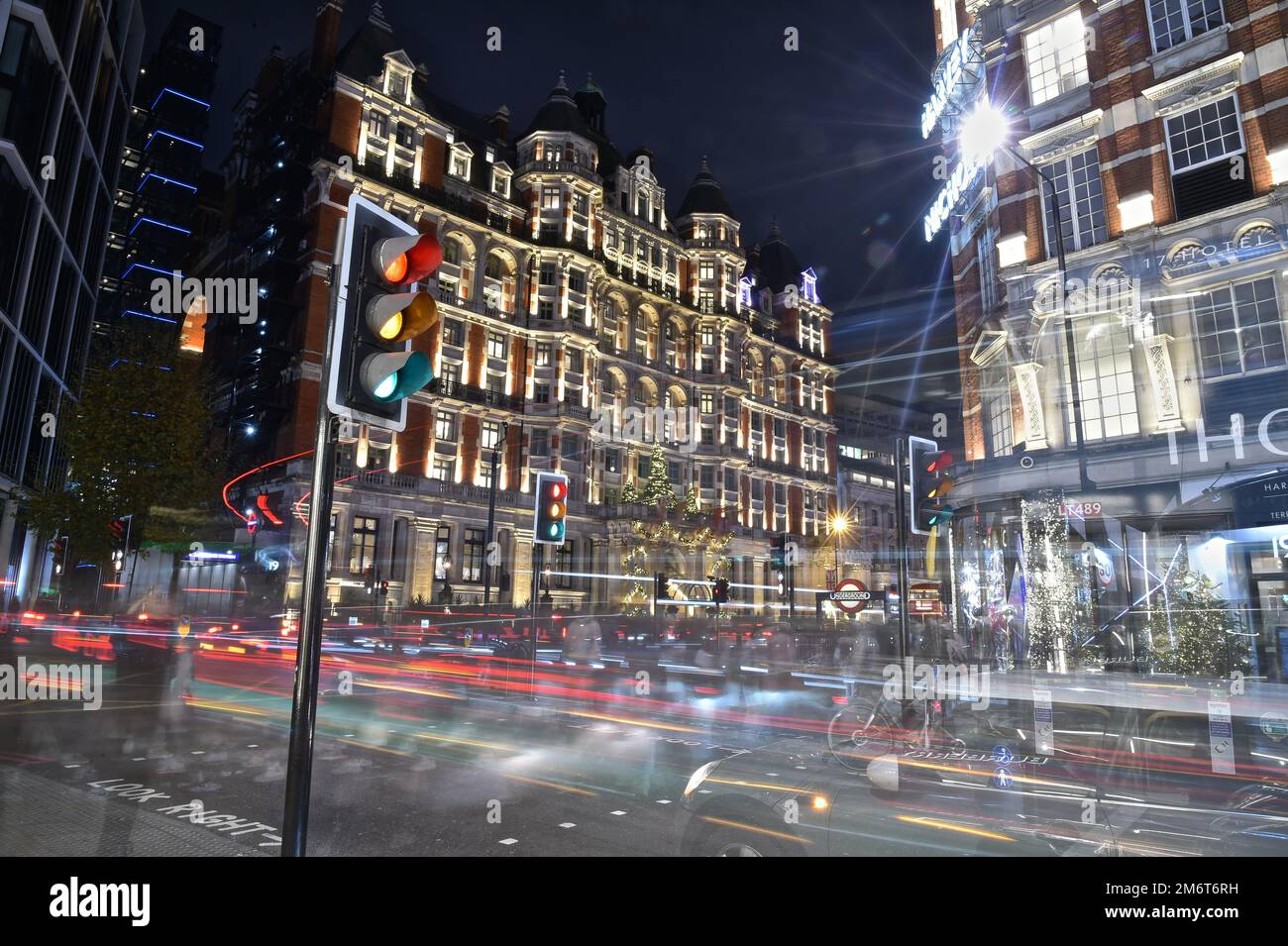 Night Image of Mandarin Oriental Hotel London, Hyde Park Stock Photo ...