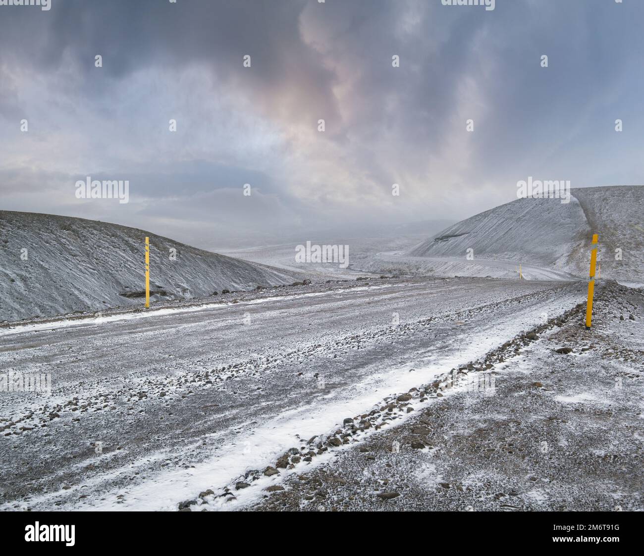 Winter coming. Mountain views along the Kjolur Highland Road F35 ...
