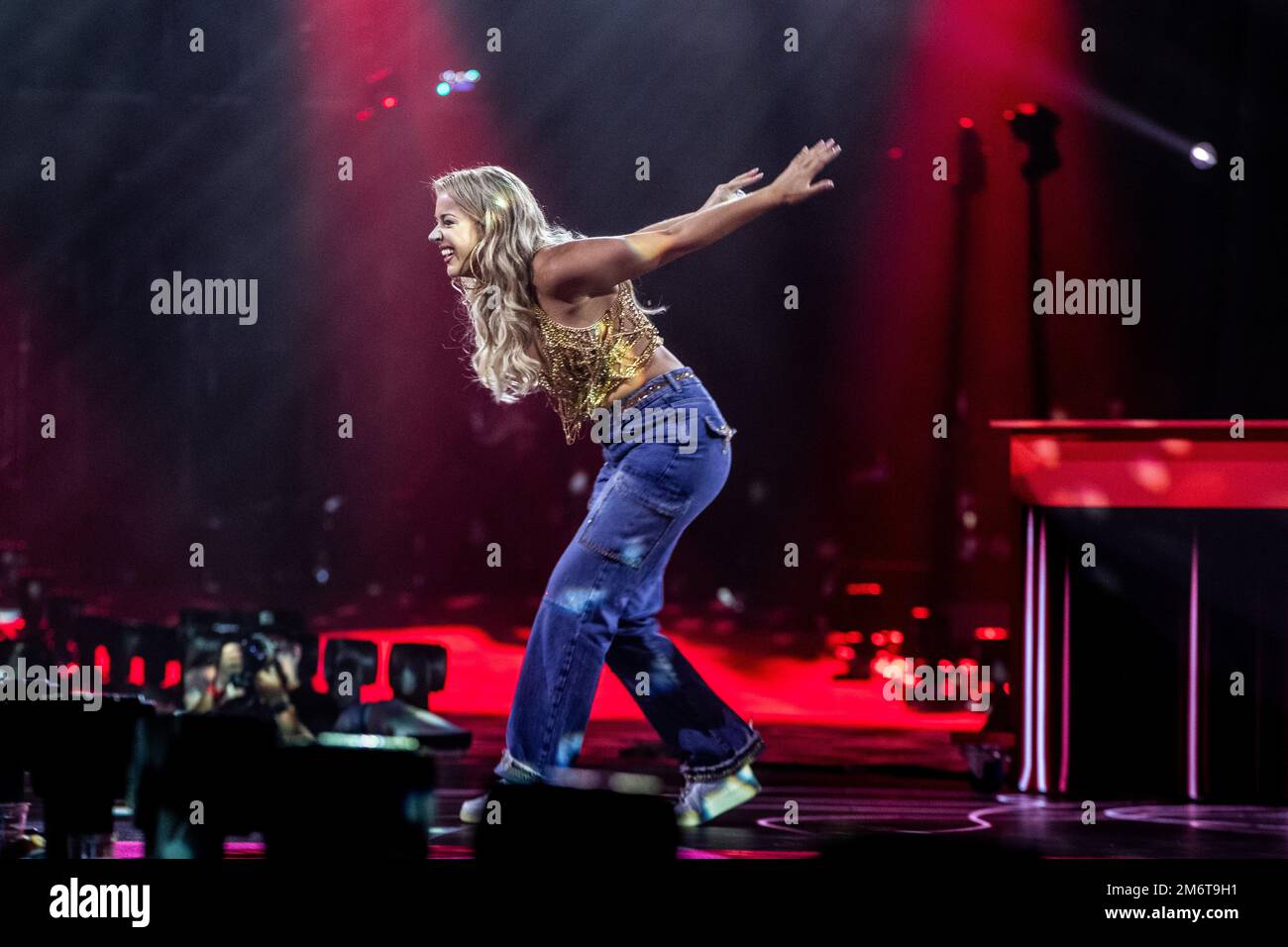 ROTTERDAM - Emma Heesters and Xander de Buisonje during the first show ...