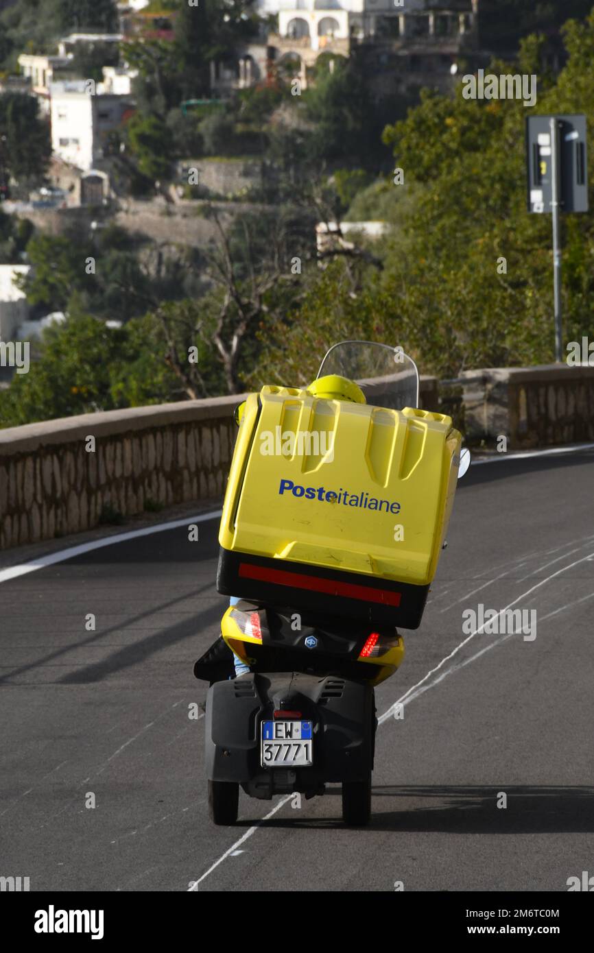Poste italiane logo hi-res stock photography and images - Alamy