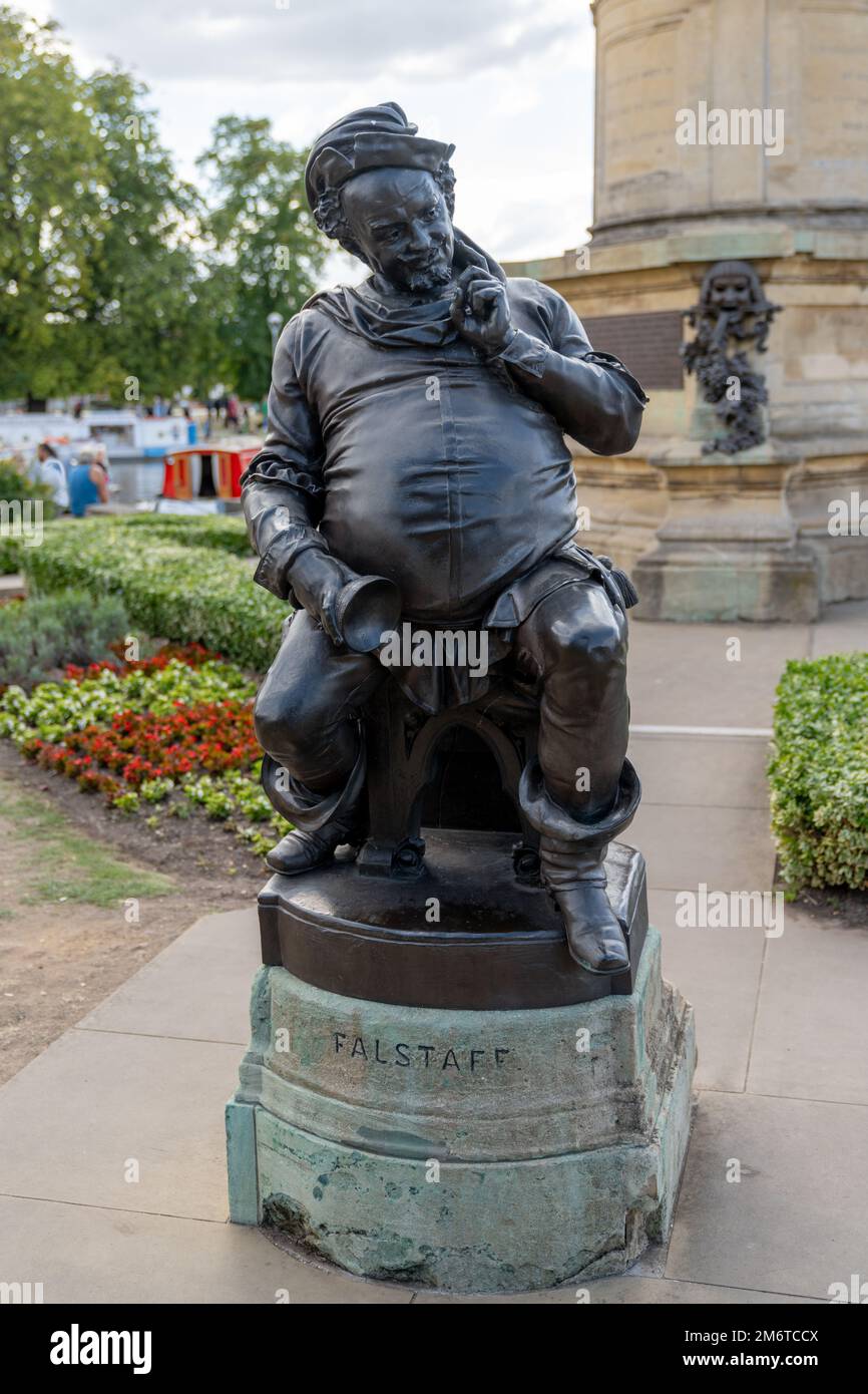 View of the Gower Memorial and statue of Falstaff Stock Photo - Alamy