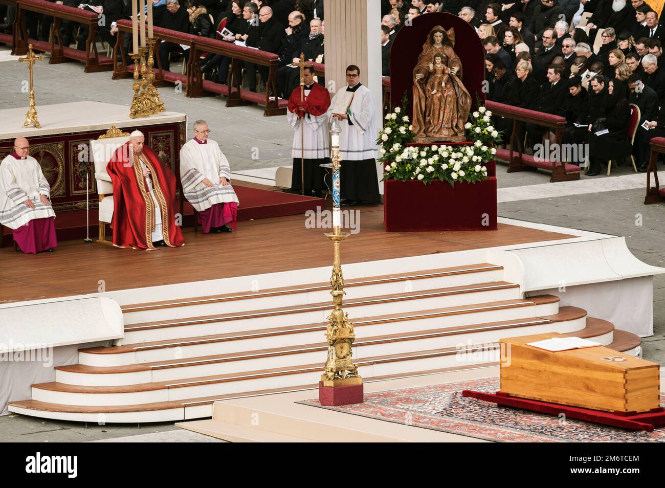 Rome, Catanzaro, Italy. 5th Jan, 2023. Pope Francis (C) seen sitting in ...