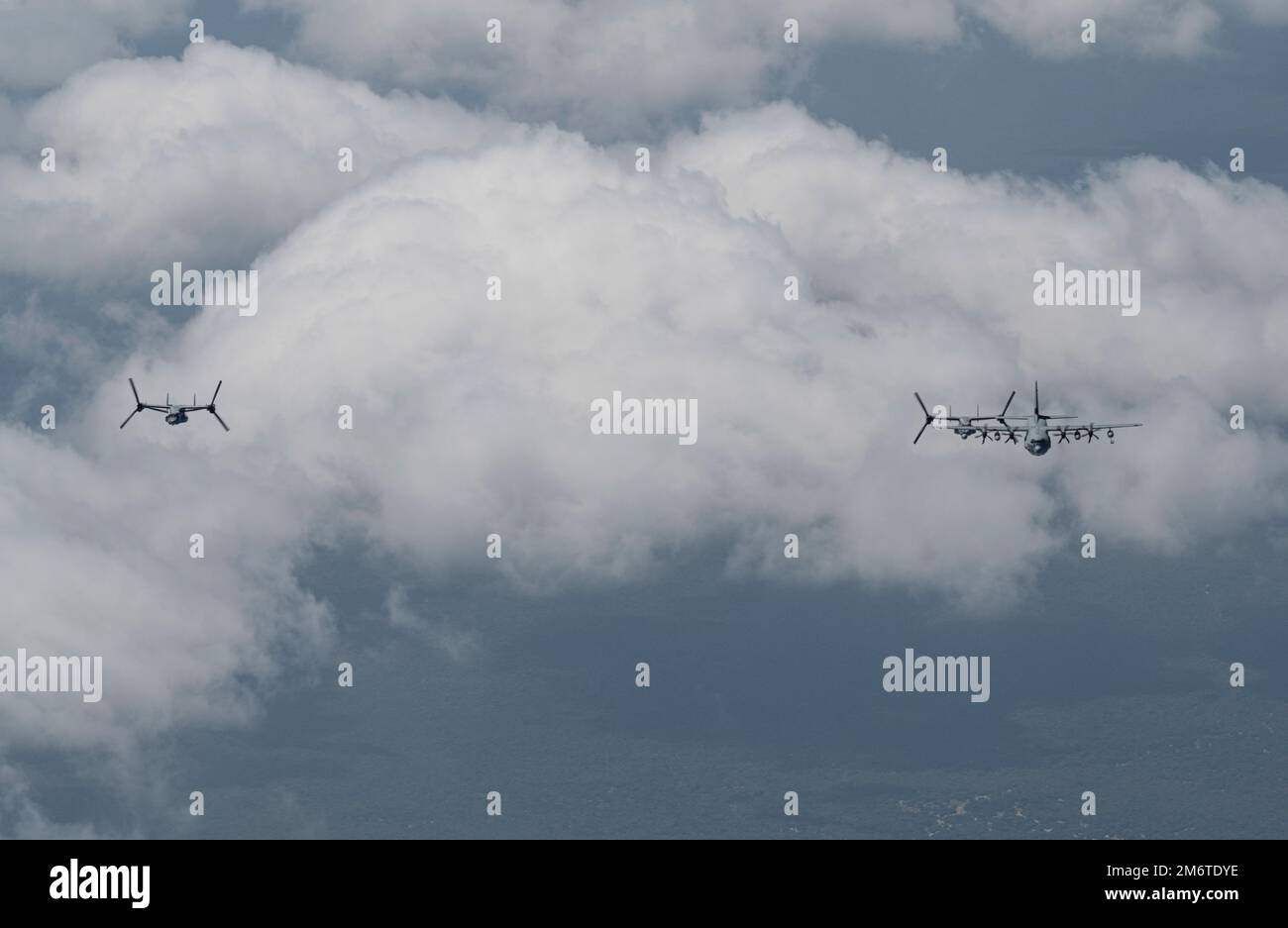 A U.S. Marine Corps MV-22 Osprey assigned to Marine Medium Tiltrotor Squadron 266 (VMM-266 ...
