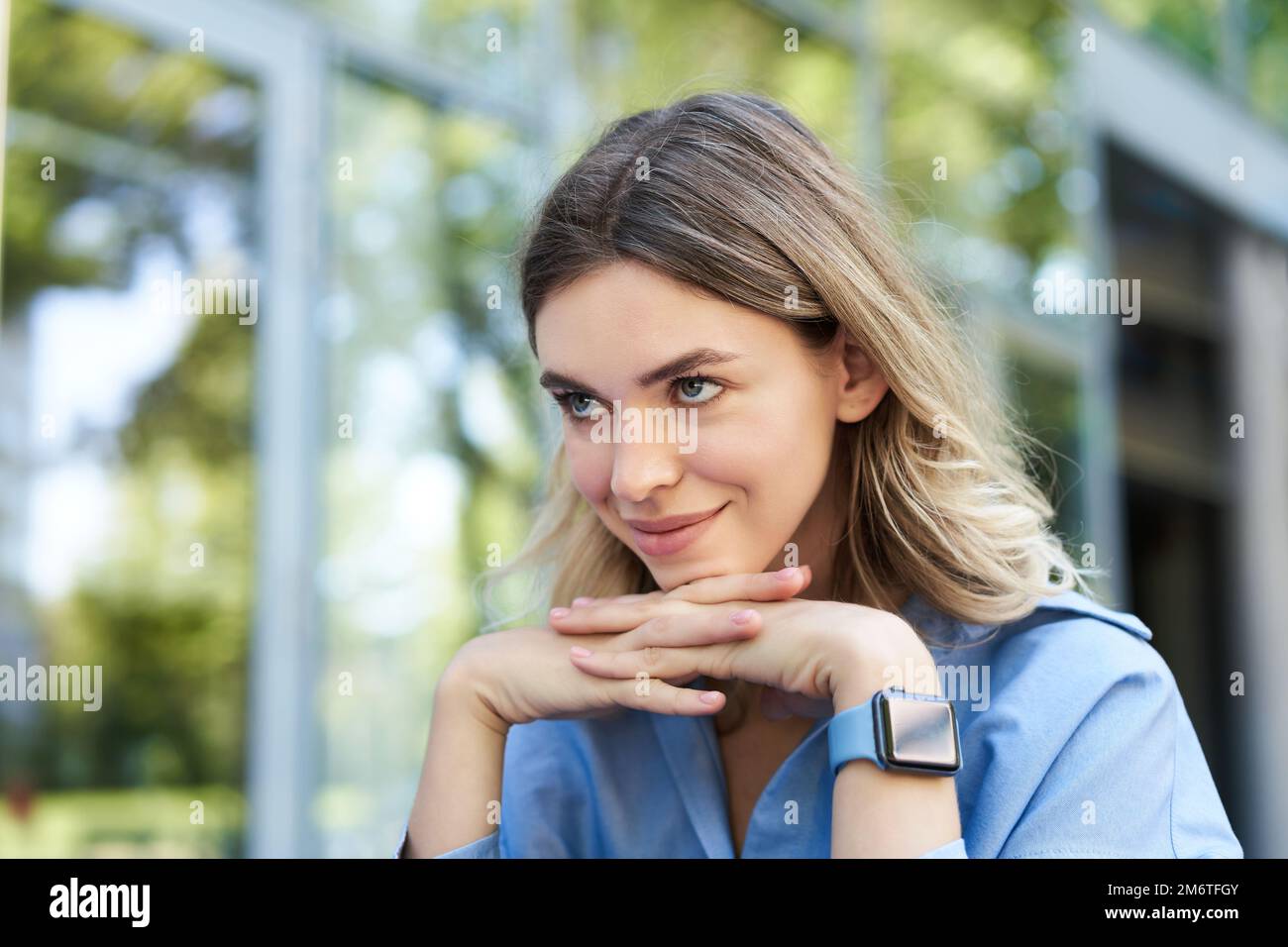 Digital camera interview student hi-res stock photography and images ...